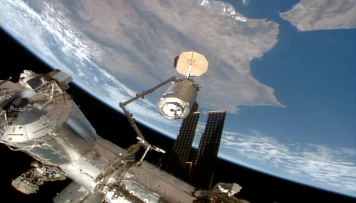 Cygnus cargo ship delivers supplies — and a pizza kit — to the ...
