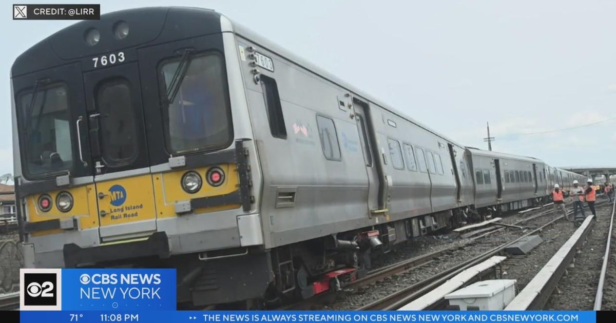 LIRR train derailment expected to impact commuters Friday - CBS New York