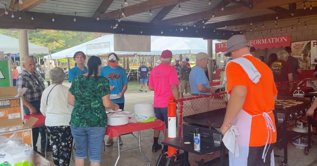 Crowds gather for Canadian Days in Little Canada, hoping it doesn't ...