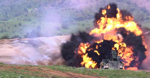 Training to destroy minefields - CBS News