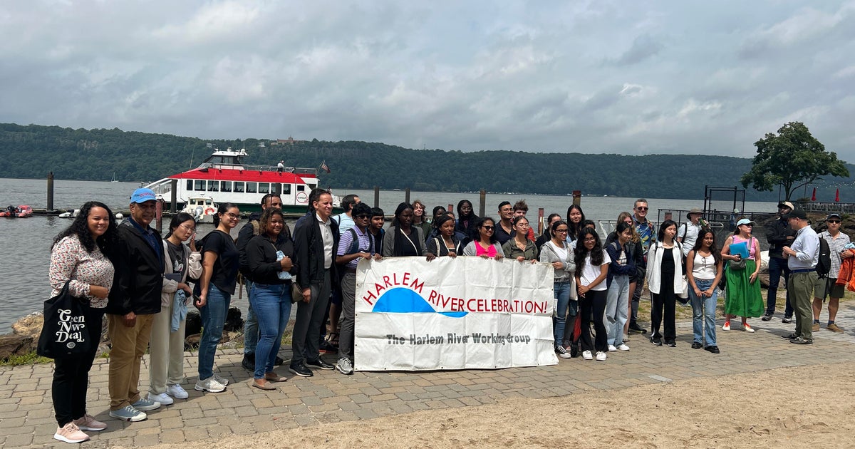Harlem River environmental boat tour highlights disparities between New ...