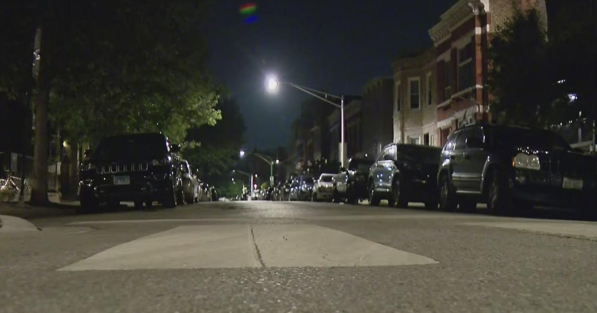 Logan Square Businesses Fed Up With Rise In Armed Robberies Cbs Chicago