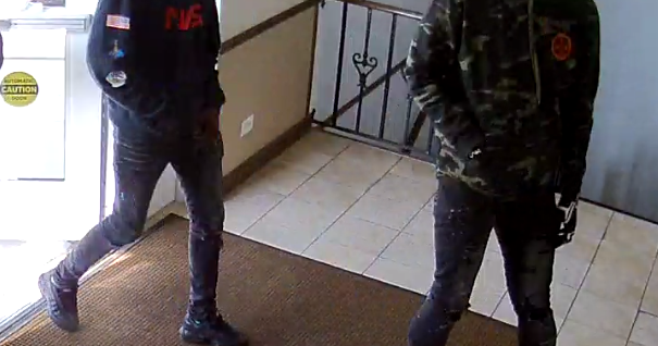 FBI searches for Country Club Hills bank robbery suspects - CBS Chicago