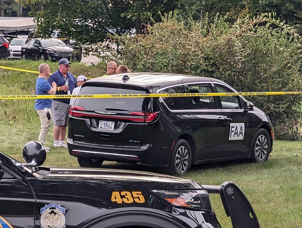Plane crashes at Thunder Over Michigan air show at Willow Run Airport ...