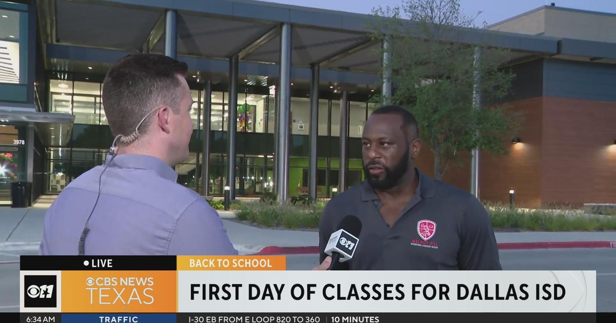 Dallas students, staff head back to school for the fall - CBS Texas