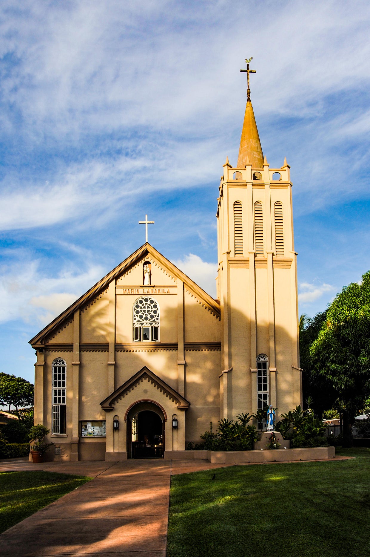 Lahaina in pictures: Before and after the devastating Maui wildfires ...