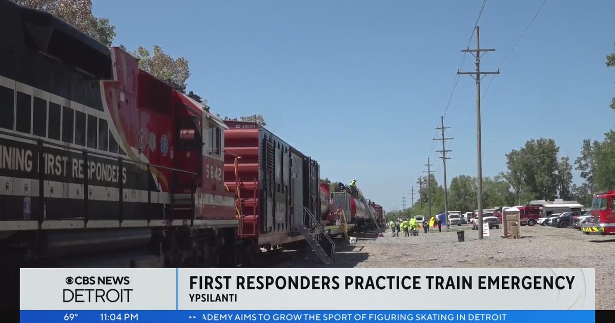 Norfolk Southern and Michigan first responders practice for large-scale ...