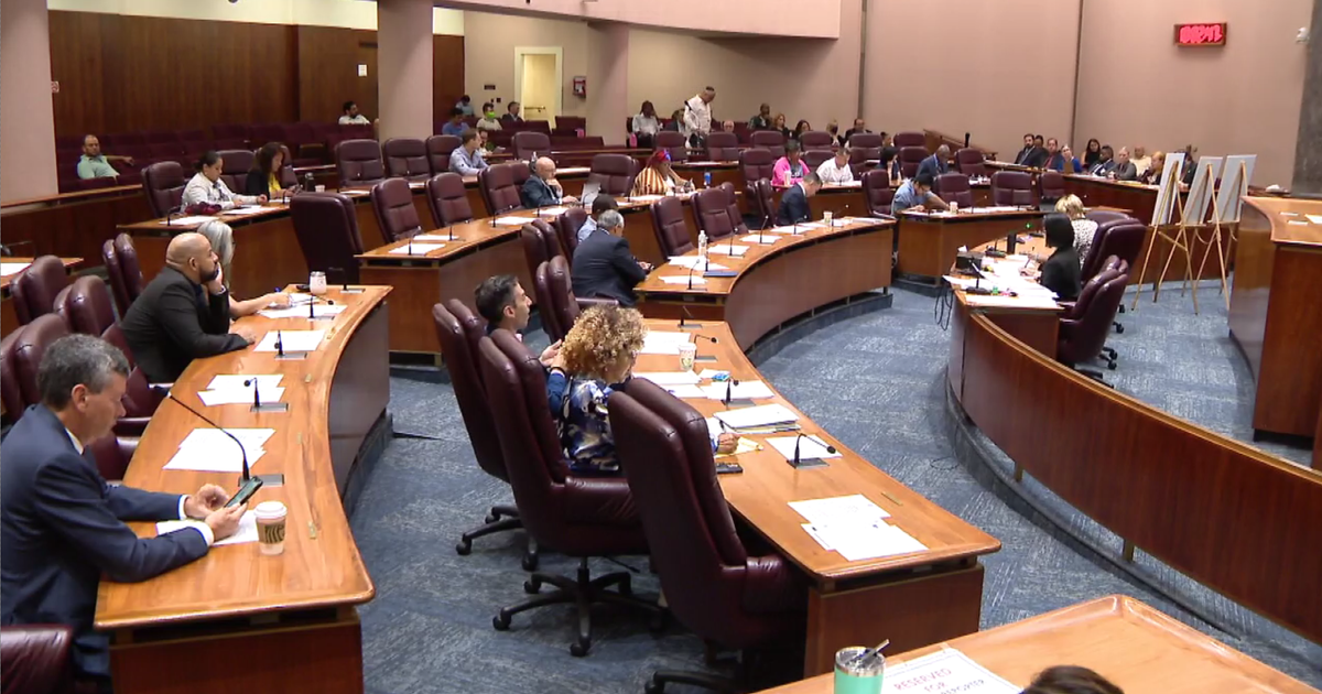 Officials address on bad water billing at City Council hearing - CBS ...