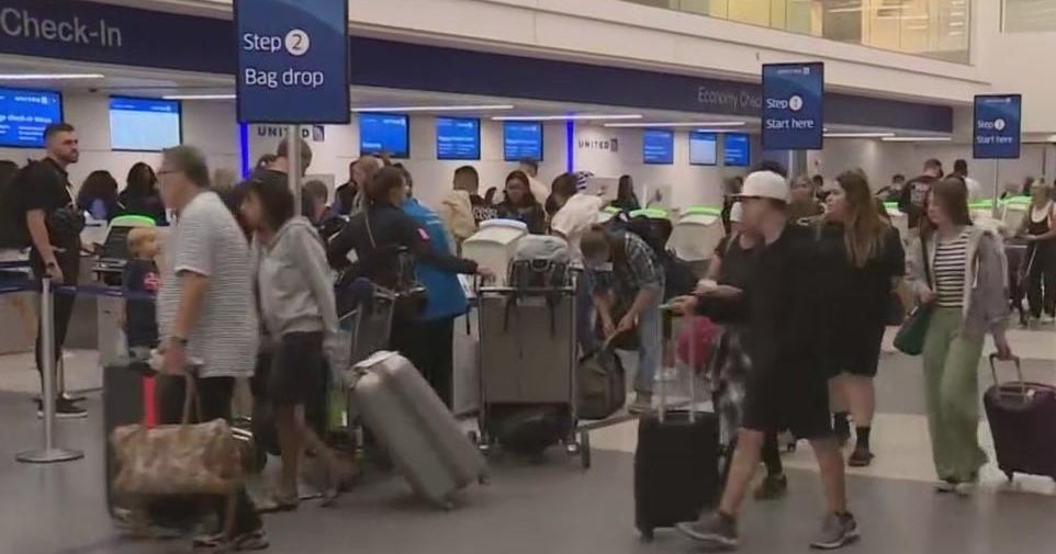 Travelers heading out for the Labor Day weekend, by car and plane - CBS ...