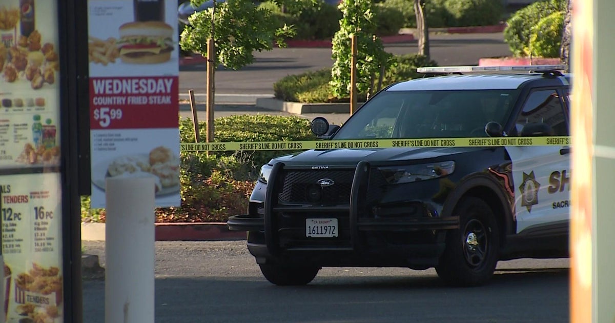 3 employees hurt after robbery ends in shooting inside Antelope-area ...