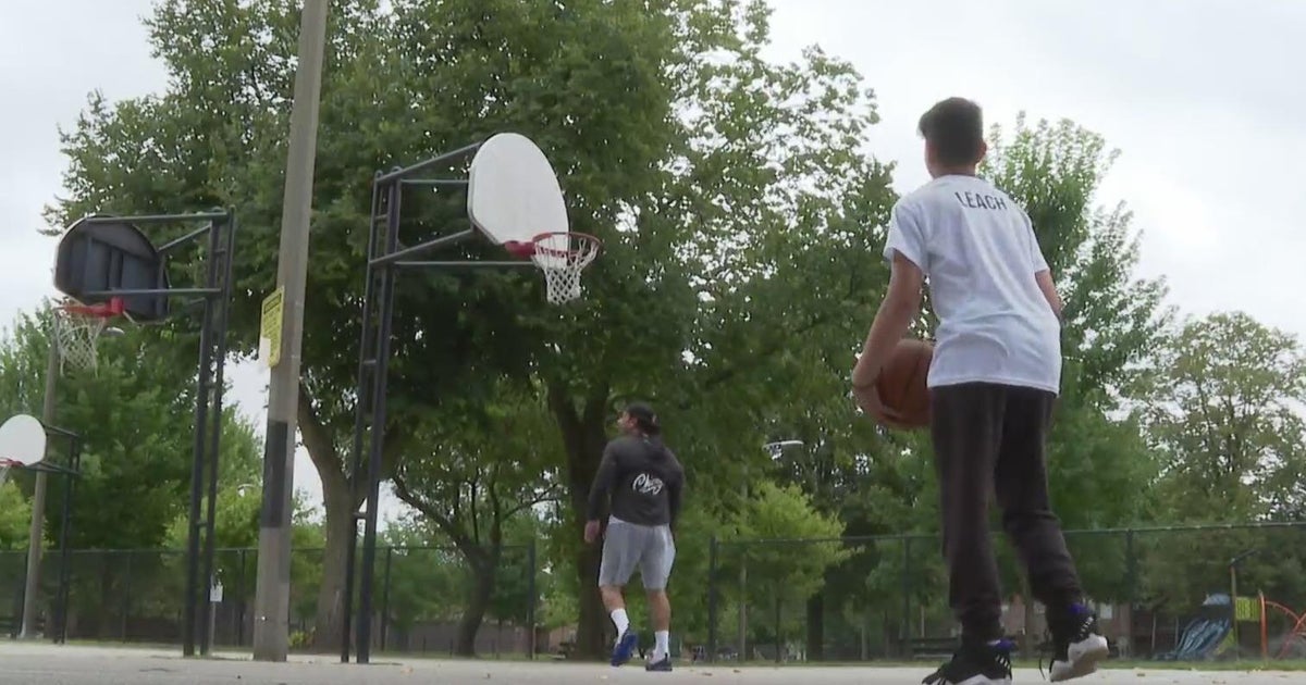Chicago basketball tournament NBA star kids second chance - CBS Chicago