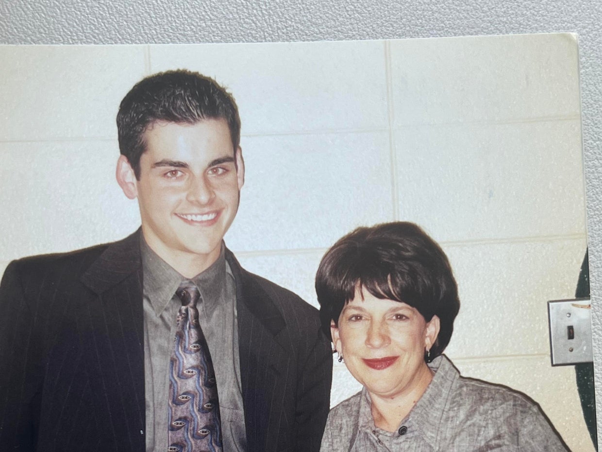 25 years ago CBS News' David Begnaud met a teacher who believed in him ...