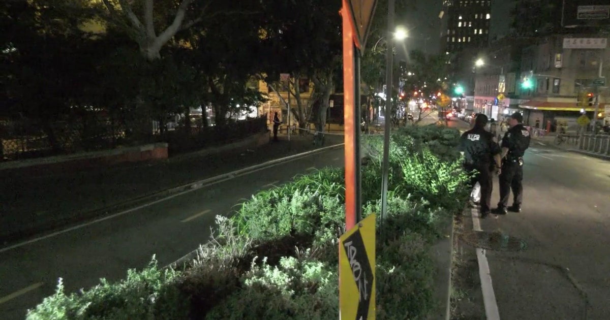 Nypd Investigating Stabbing Incidents That Left 5 People Wounded Across