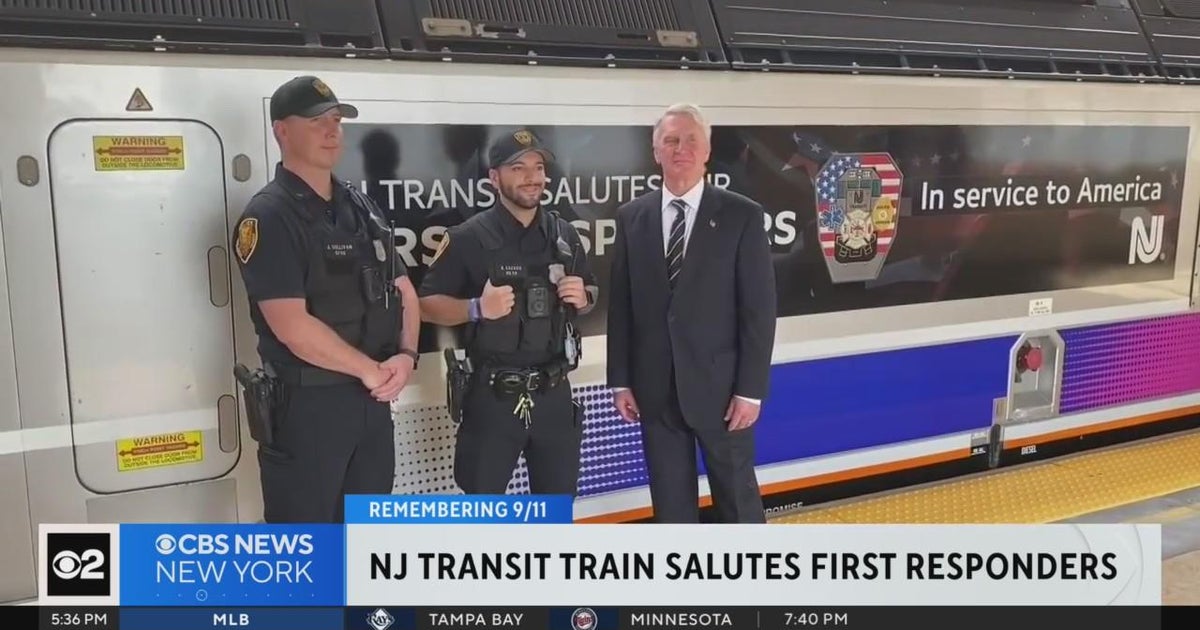 NJ Transit rolls out 9/11 commemorative train - CBS New York