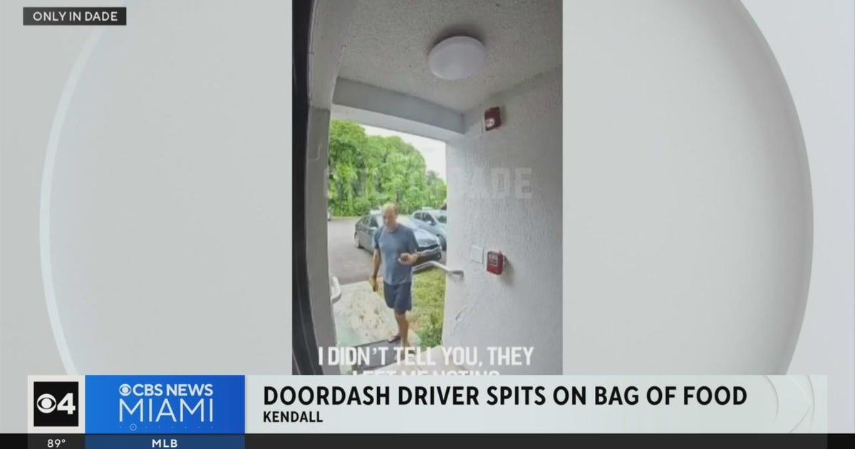DoorDasher caught on video spitting on food delivery - CBS Miami