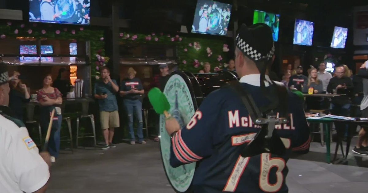 Fans gather to support Bears legend Steve McMichael during ALS fight ...