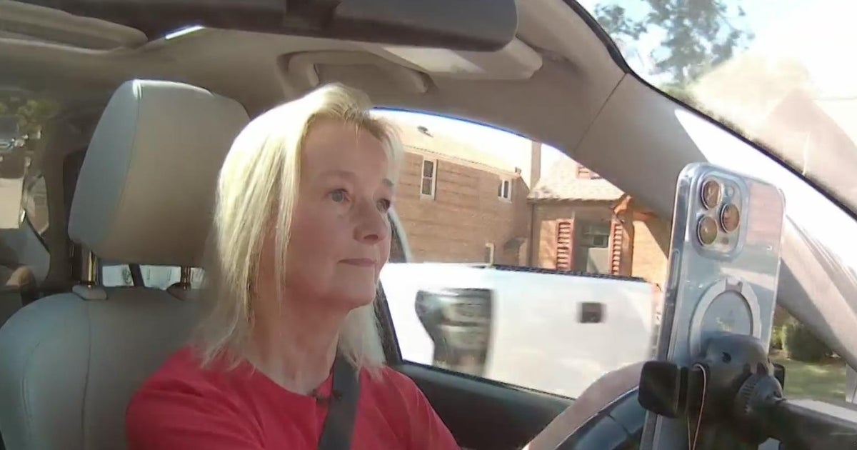 New safety features for female rideshare drivers, passengers - CBS Chicago