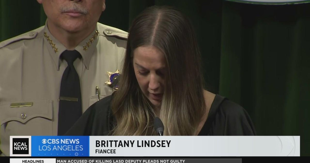 Fiancée of slain deputy Ryan Clinkunbroomer delivers tearful remarks ...