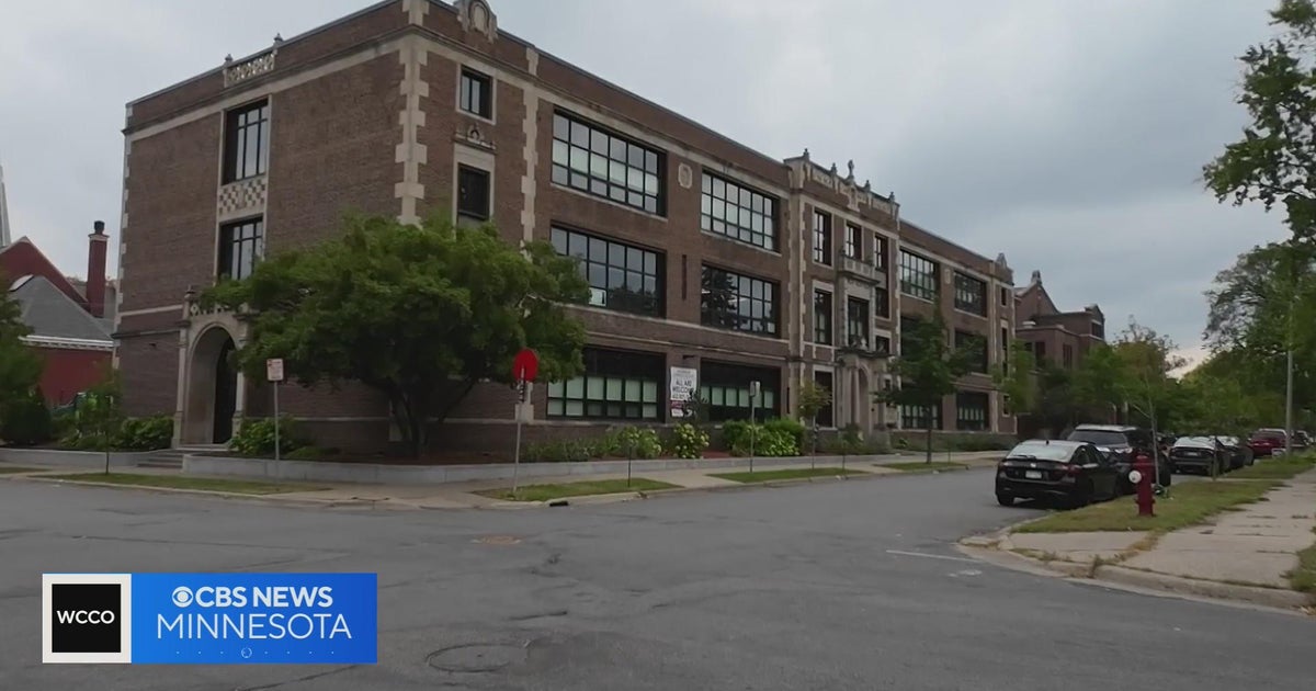 Minnesota school develops game plan to recruit, retain teachers - CBS ...