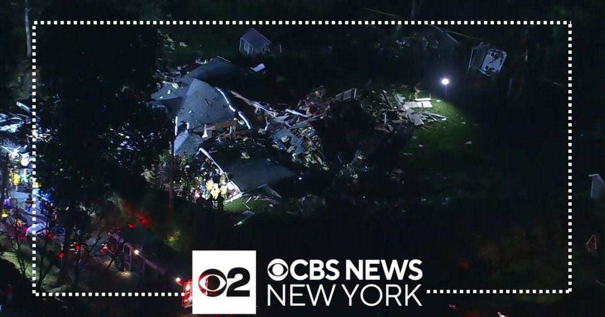 Crews on scene of possible house explosion in West Milford - CBS New York
