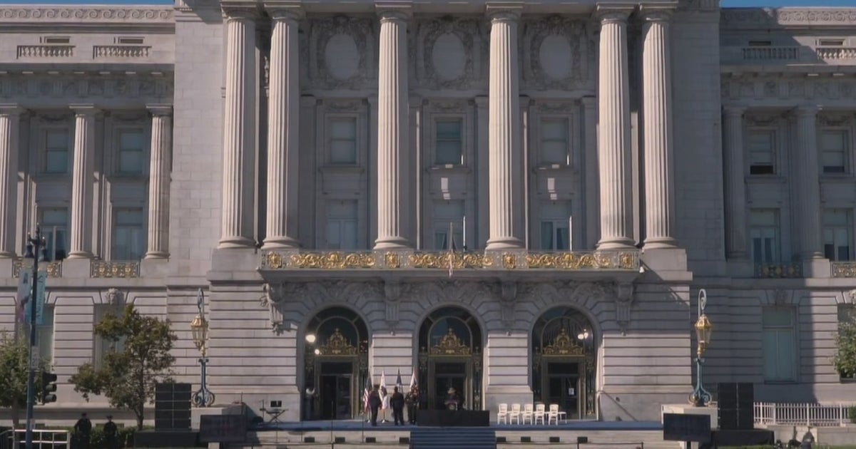 Attendees begin to gather for Sen. Dianne Feinstein memorial service at ...