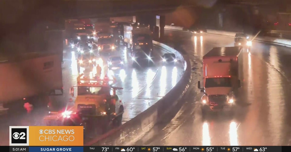 Fuel leak shuts down Chicago expressway overnight - CBS Chicago