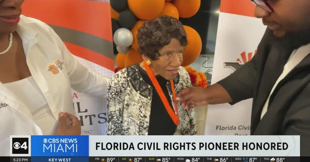 Florida Civil Rights pioneer honored - CBS Miami