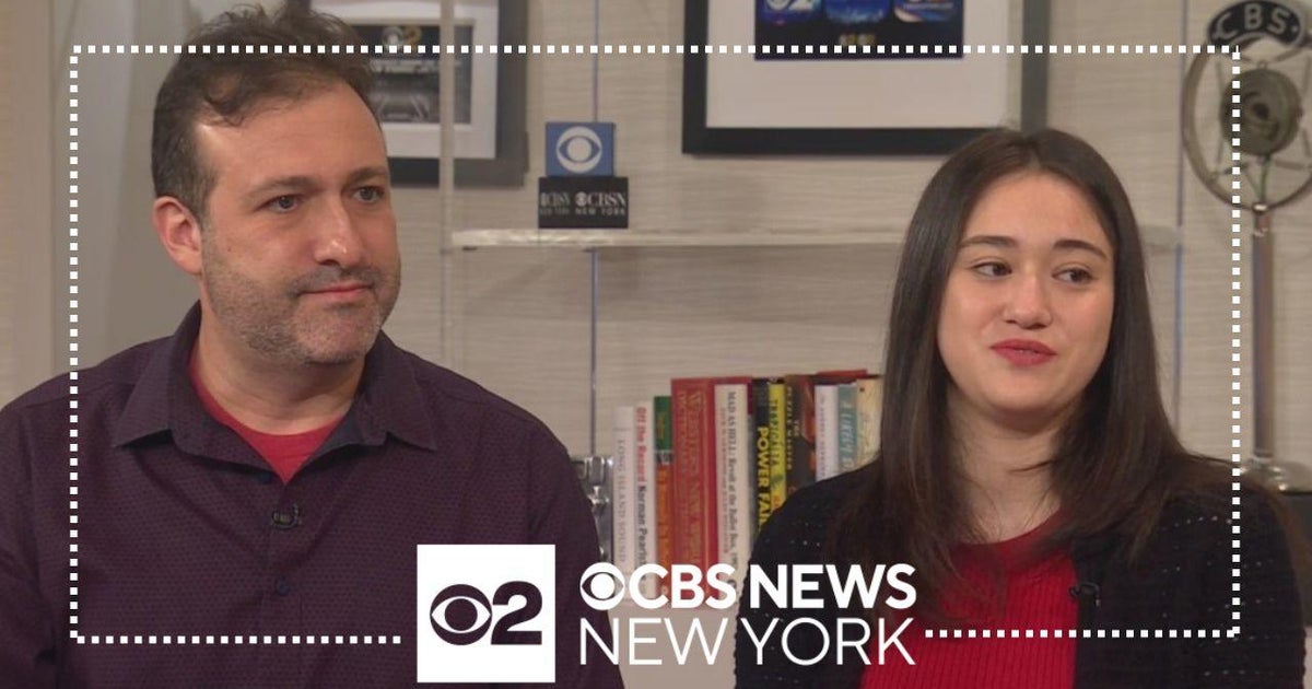 Co-authors Ethan and Naomi Sacks discuss "A Haunted Girl" - CBS New York