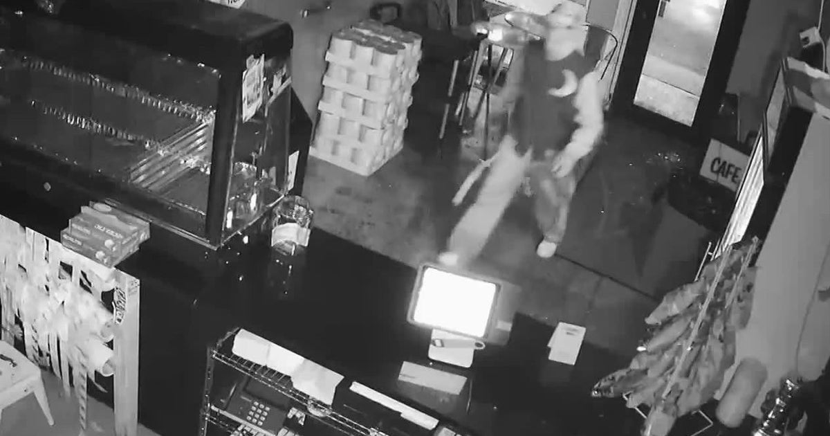 Thief breaks in, steals register from Cafe Tola in Logan Square - CBS ...
