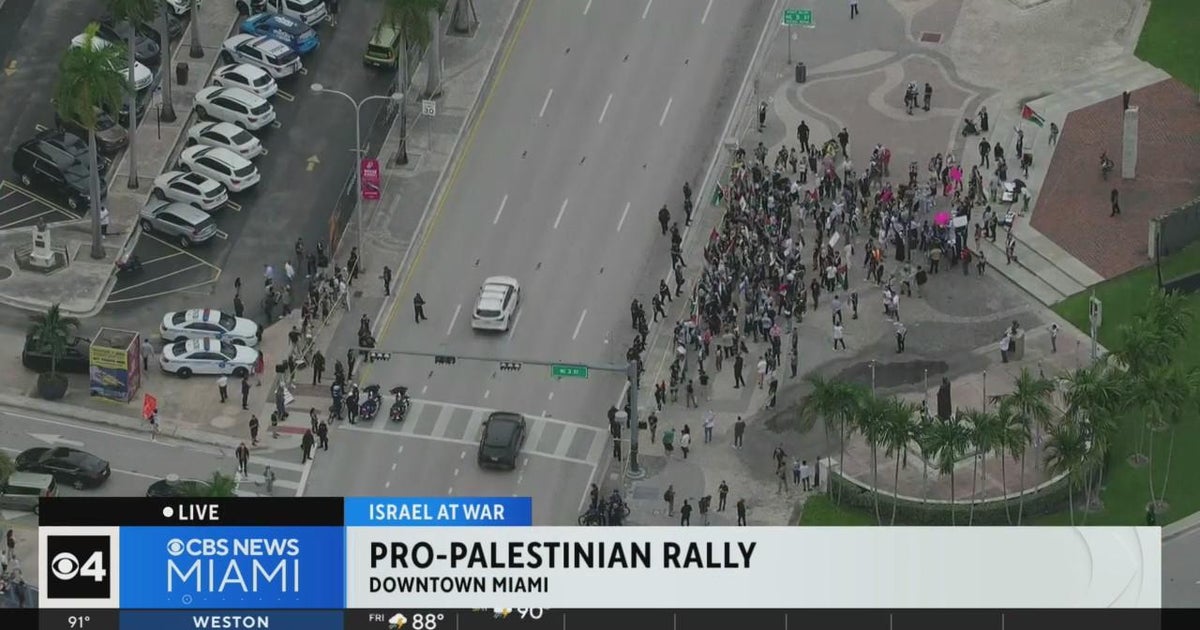Pro-Palestinian rally protests along Biscayne Boulevard - CBS Miami