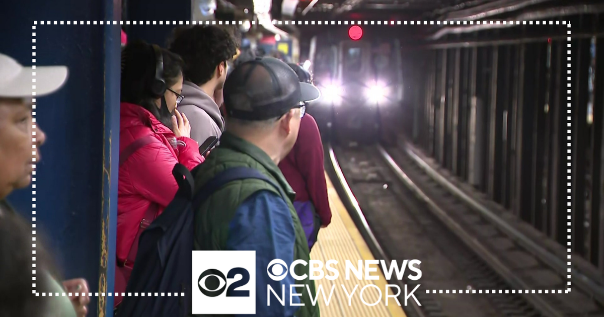 Girl, 18, struck and killed after falling onto subway tracks in Queens ...