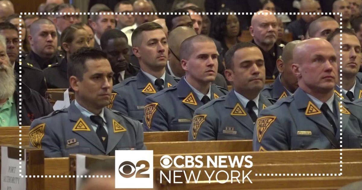 Newark's Blue Mass honors fallen officers - CBS New York