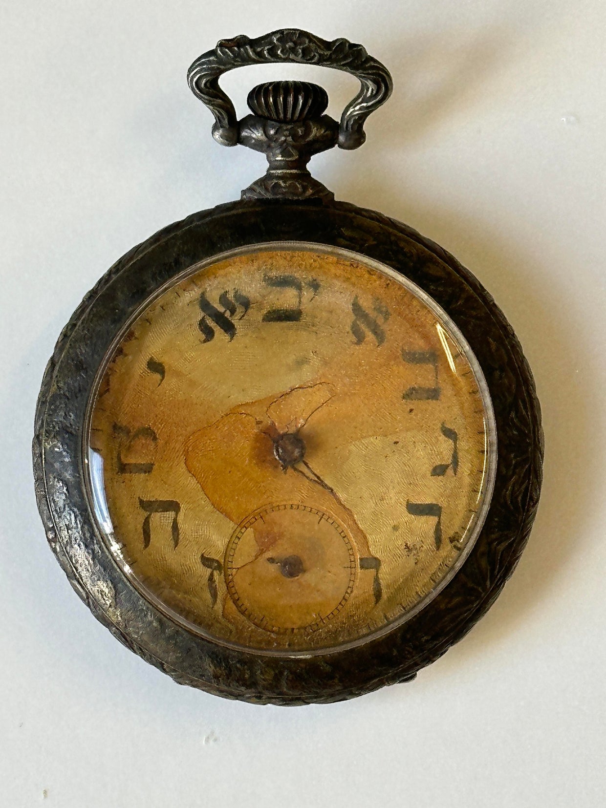 Titanic first-class menu and victim's pocket watch each sell at auction ...