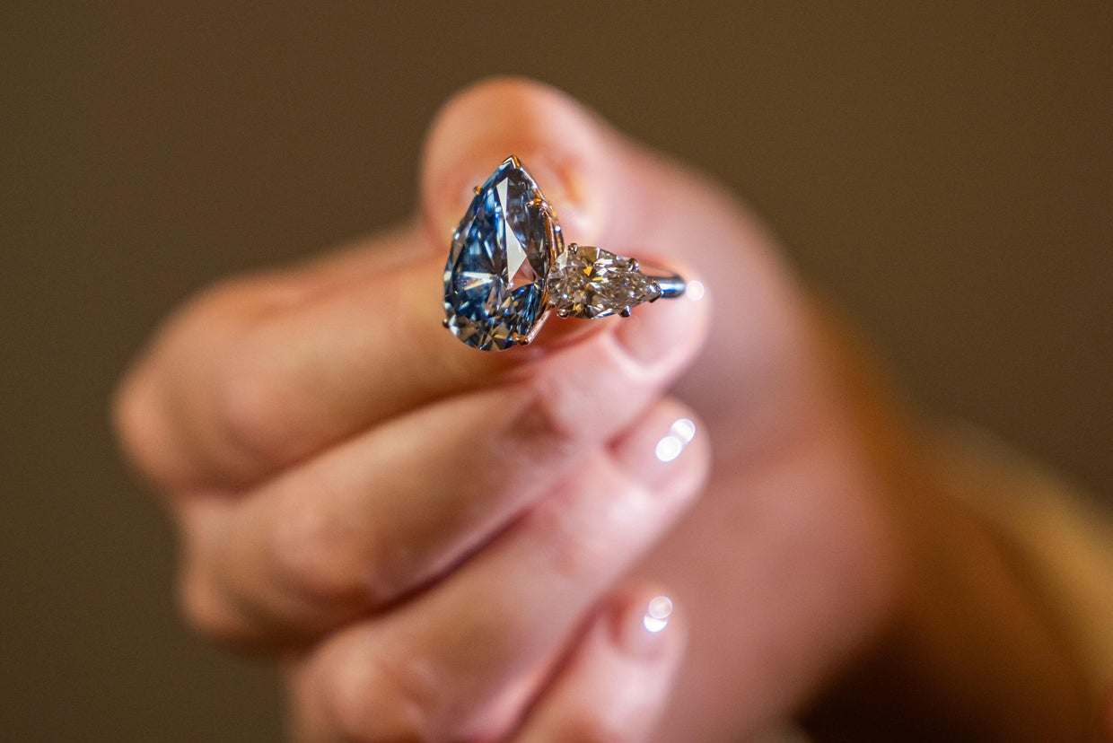 Bleu Royal diamond, a gem at the "top of its class," sells for nearly ...