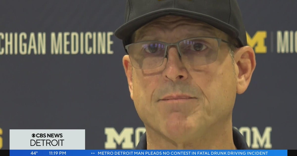 Ronnie's Roundup: Michigan Wolverine's fan reacts to sign stealing ...