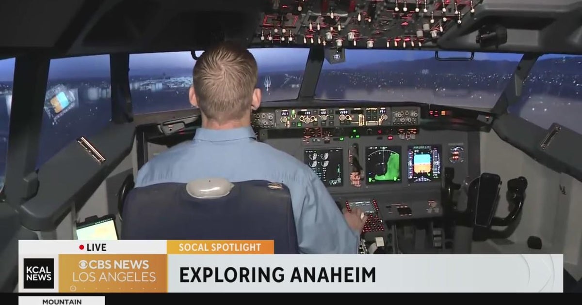 Flightdeck flight stimulator: SoCal Spotlight - CBS Los Angeles