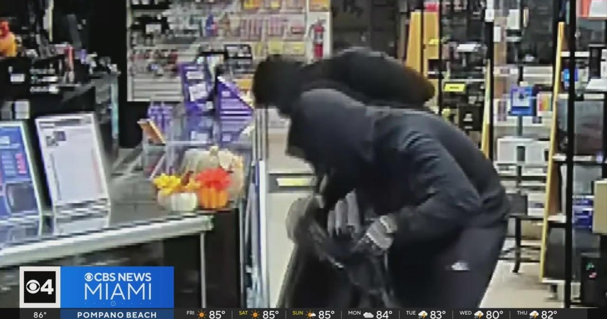 Caught on video: $30K worth of merchandise stolen from Pitman Photo in ...