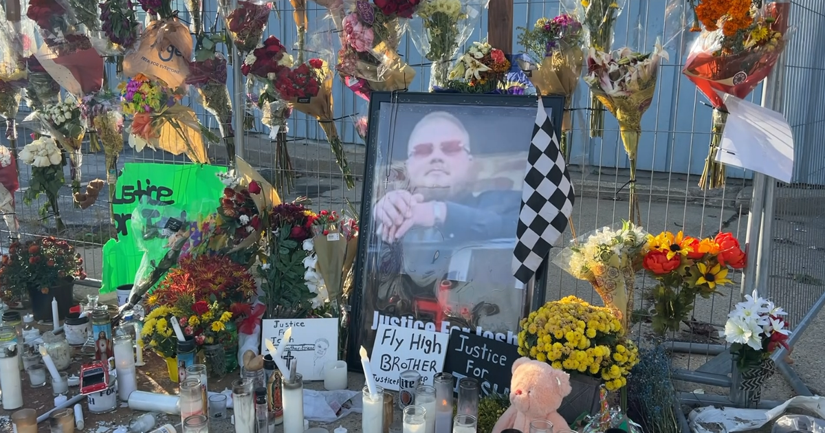 Family wants justice after man dies outside Port Huron bar - CBS Detroit