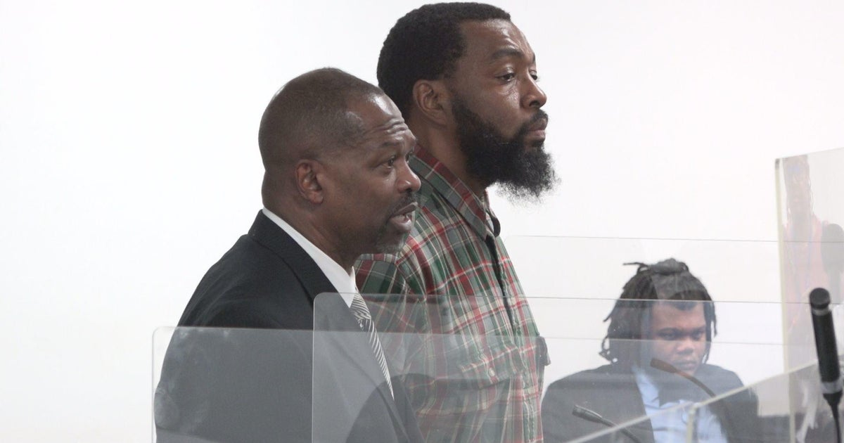 Teens detail alleged assault by ex-Farmington High coach in Detroit ...