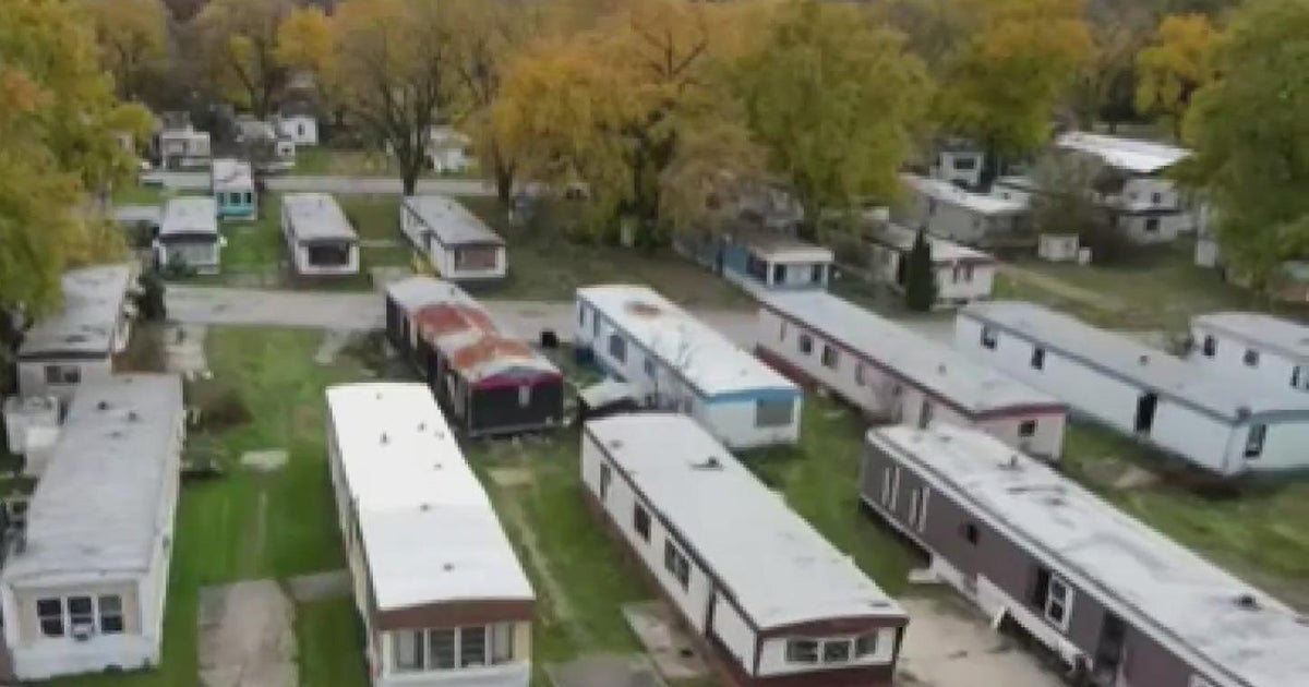 Suburban Chicago trailer park may get water shut off next week - CBS ...