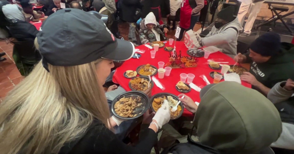 Volunteers at Bowery Mission make sure New Yorkers don't go hungry on ...