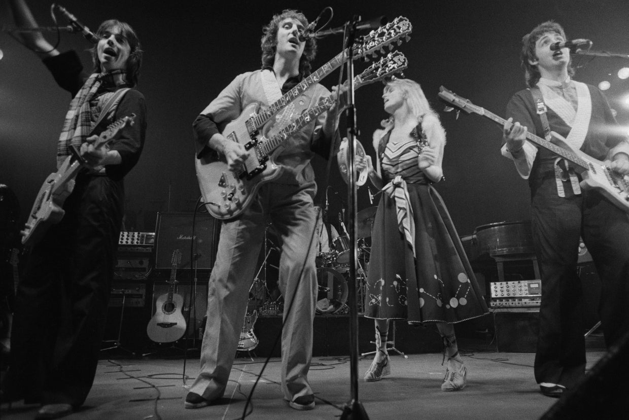 Denny Laine, Moody Blues and Wings co-founder, dies at age 79 - CBS News