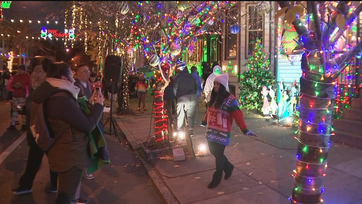 Philadelphia's Miracle on South 13th Street lands on USA Today list of best holiday light ...