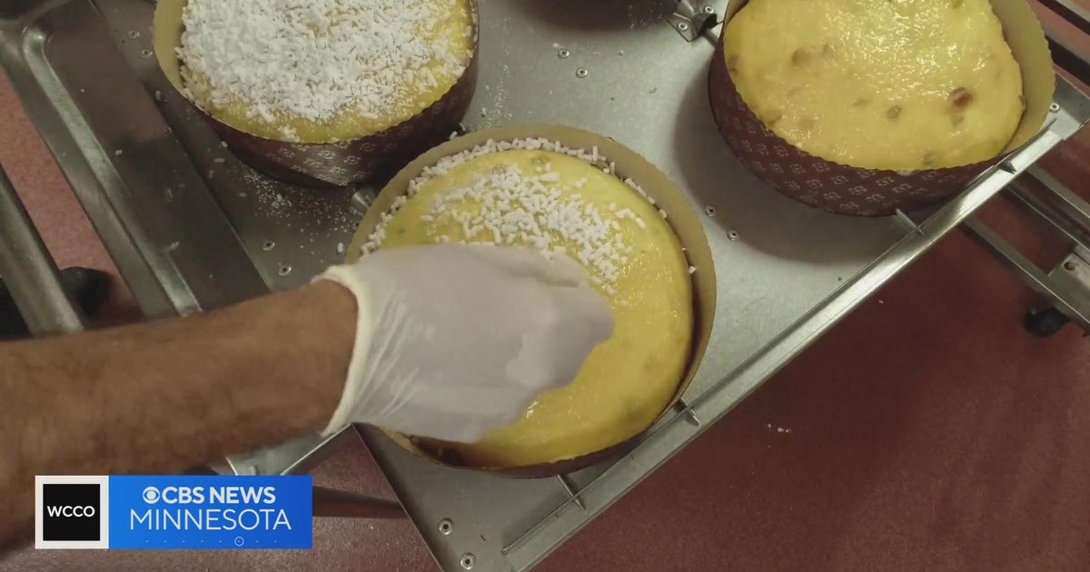 Cossettas' special Italian sweet bread made for holiday season - CBS ...
