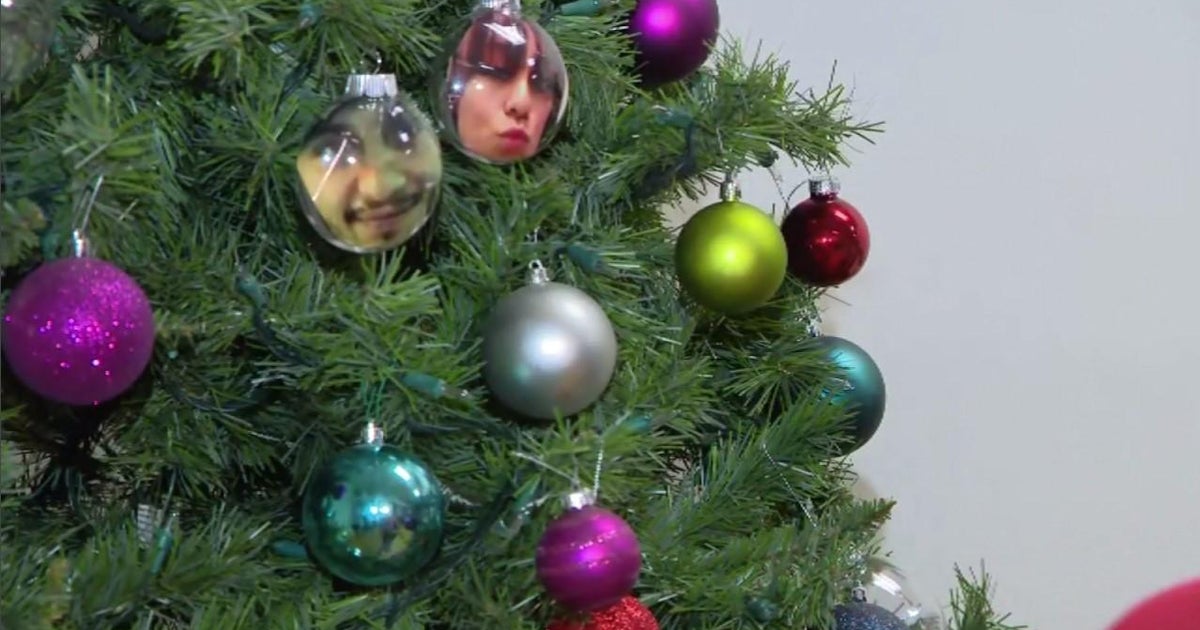 Families decorate "Justice Tree" in Chicago to honor relatives lost to ...