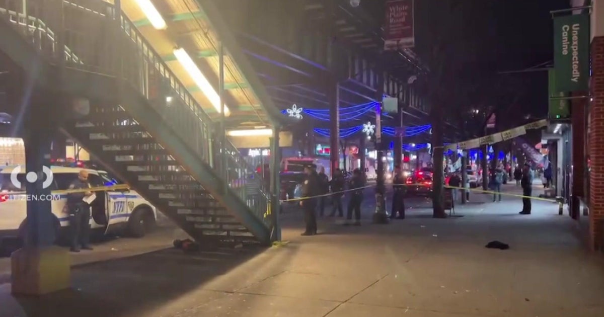 14-year-old critically injured in Bronx stabbing, police say - CBS New York