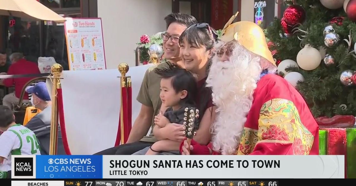 Shogun Santa spreads cheer in Little Tokyo - CBS Los Angeles
