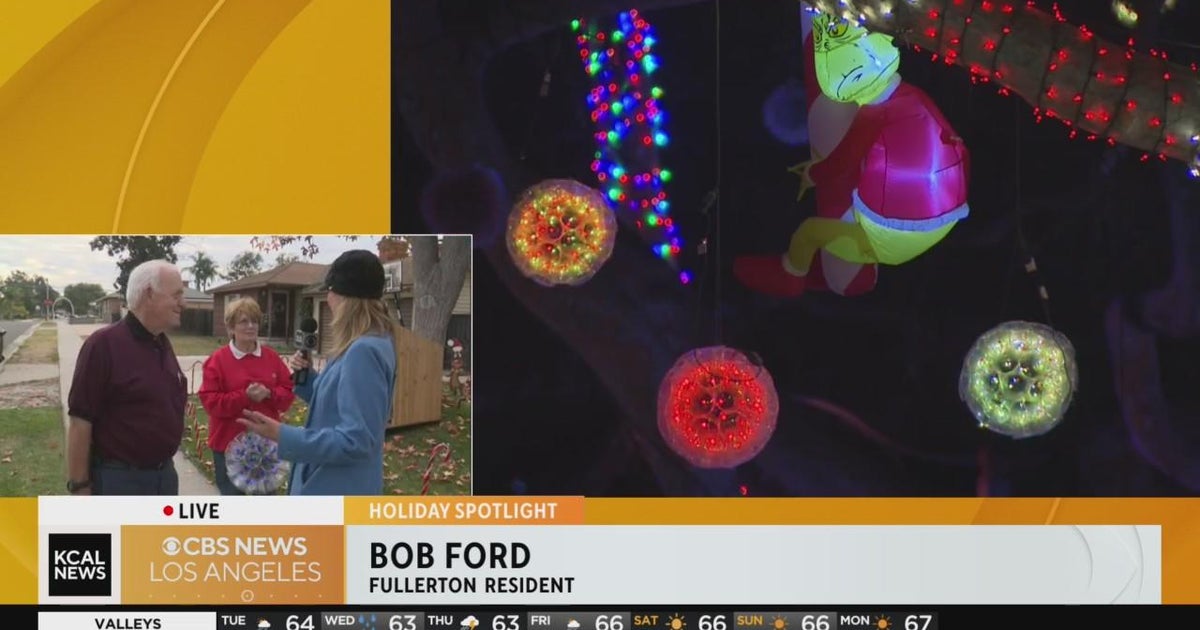 Custom-made holiday light displays make a Fullerton neighborhood shine ...