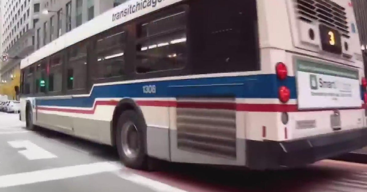 CTA offering free rides on all services for New Year's Eve - CBS Chicago