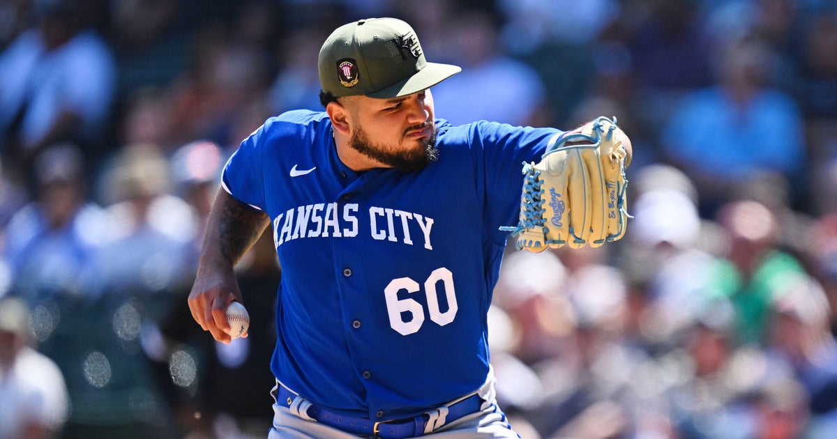 Red Sox claim right-handed reliever Max Castillo off waivers - CBS Boston